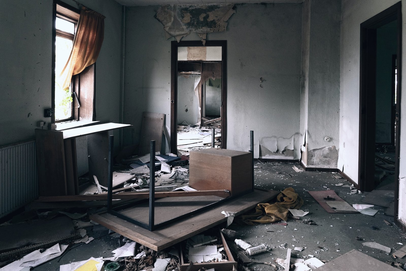 Buying Abandoned Real Estate: 7 Important Things You Should Know