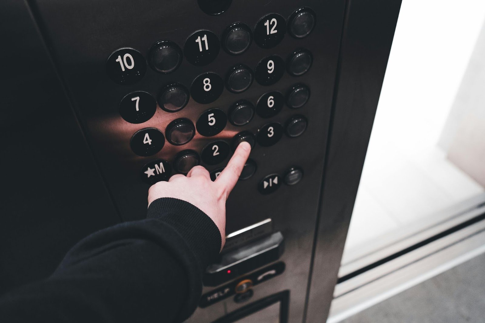 Upgrading to New Heights: Elevator Replacement in Real Estate Developments