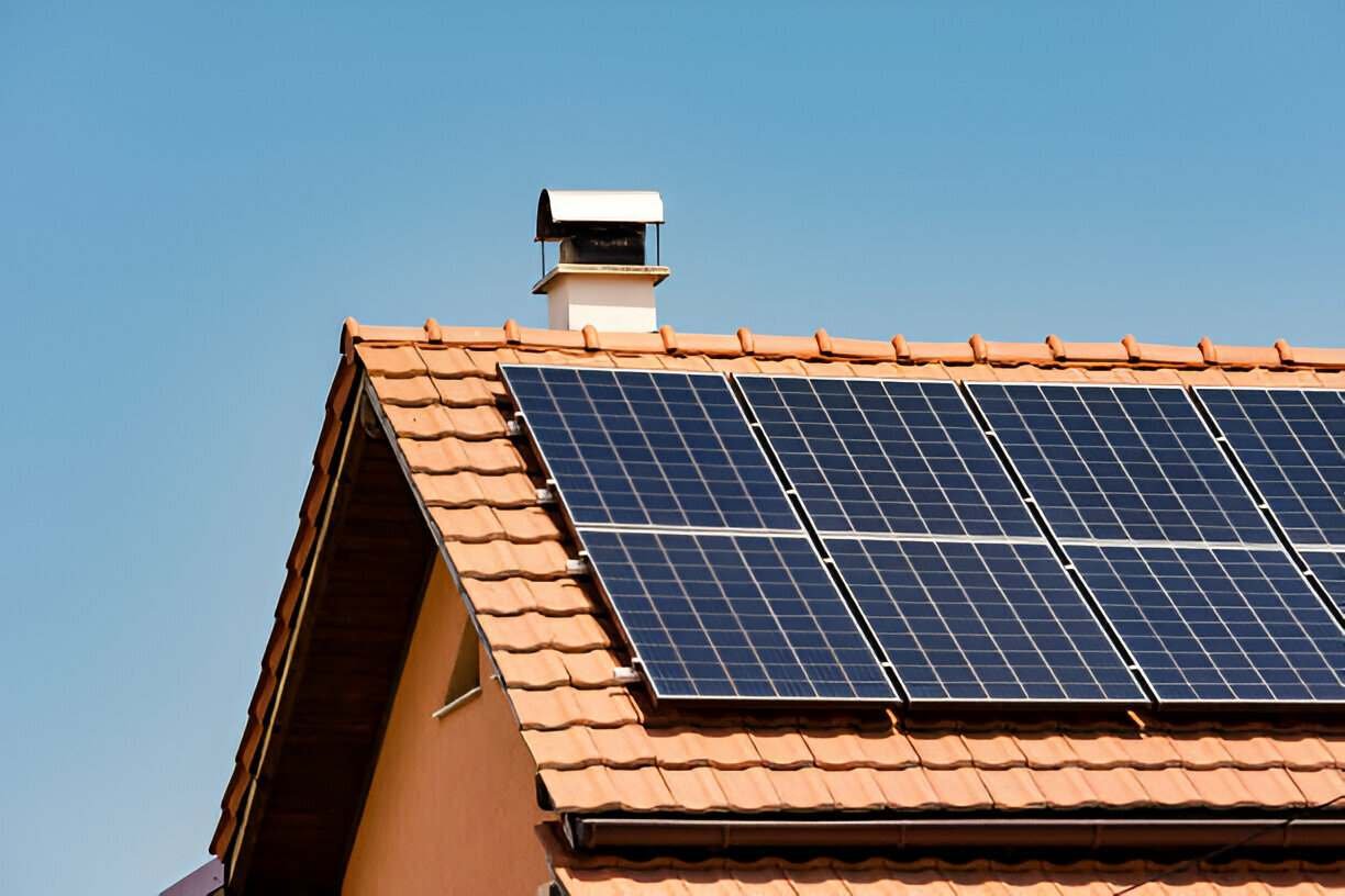 Compelling Reasons to Consider Solar Panels for Your Roof