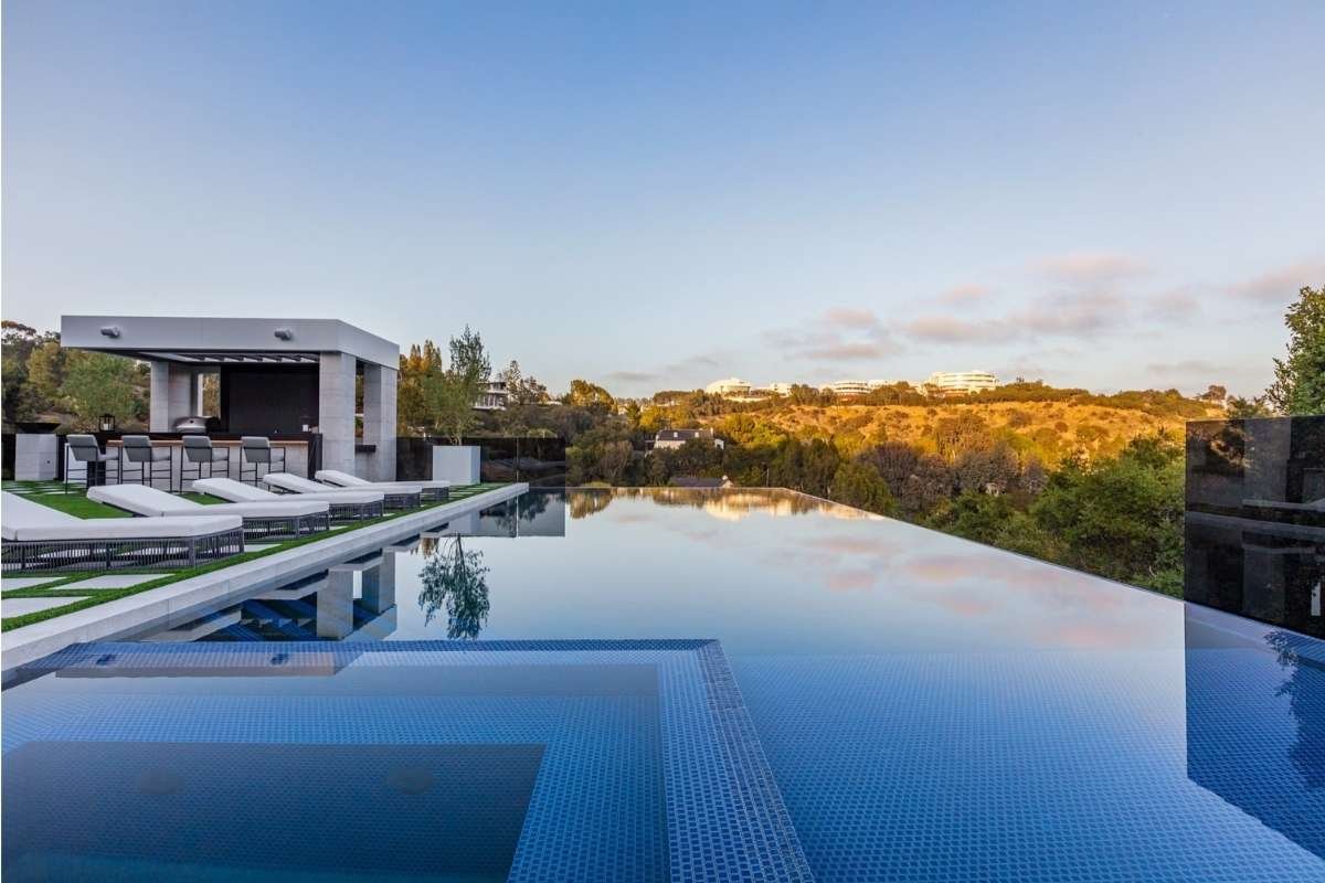 Infinity Pool Design Ideas That Transform Homes With Elegance